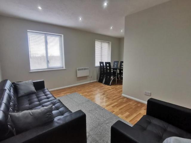 2 bedroom apartment to rent