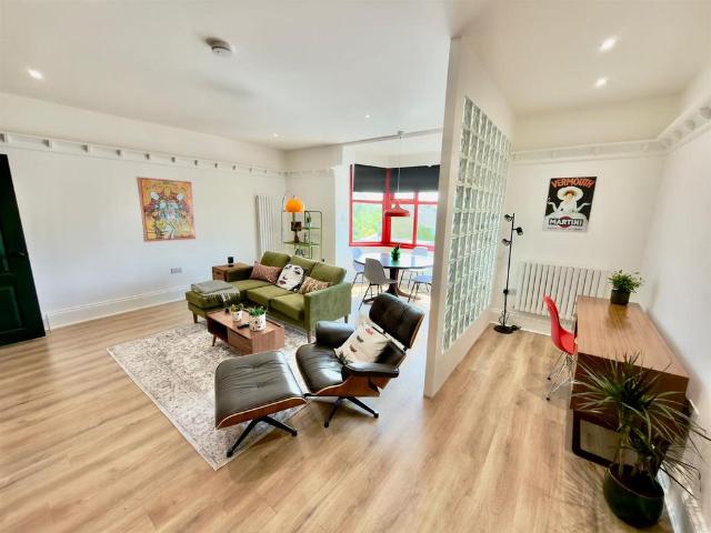 2 bedroom apartment to rent
