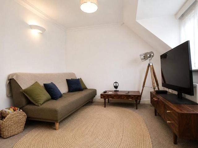 2 bedroom apartment to rent