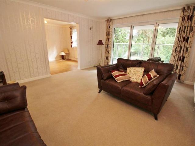 2 bedroom apartment to rent