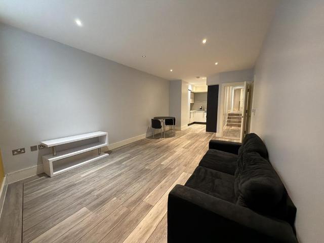 2 bedroom apartment to rent