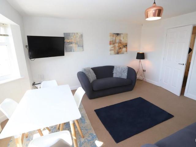 2 bedroom apartment to rent