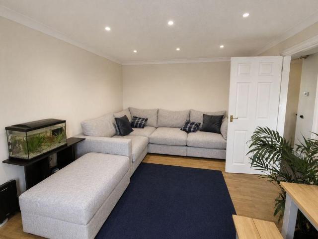 2 bedroom apartment to rent