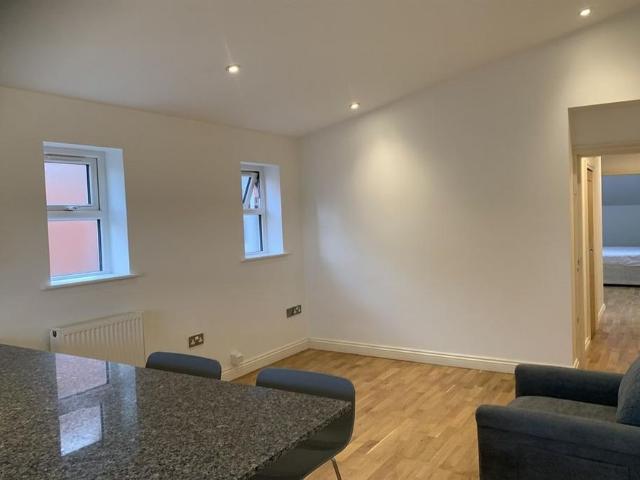 2 bedroom apartment to rent