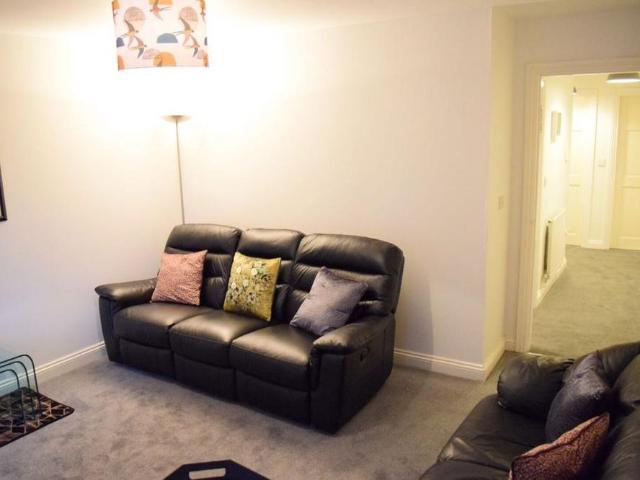 2 bedroom apartment to rent