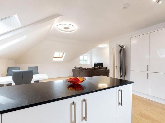 2 bedroom apartment to rent