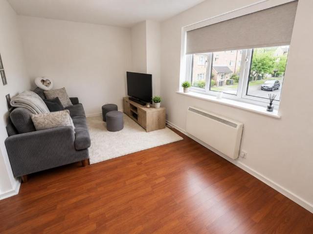 2 bedroom apartment to rent