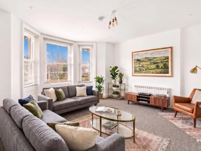 2 bedroom apartment to rent