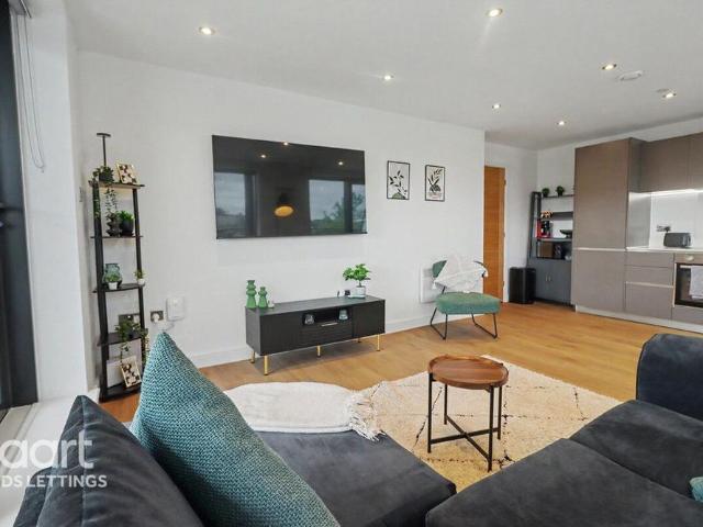 2 bedroom apartment to rent