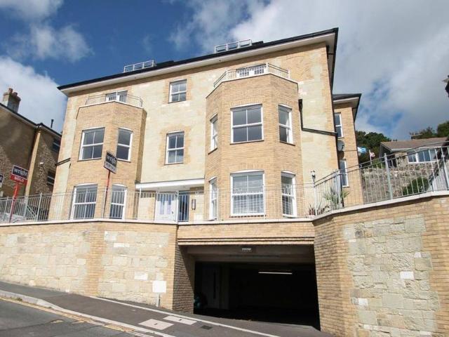 2 bedroom apartment to rent