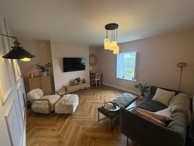 2 bedroom apartment to rent