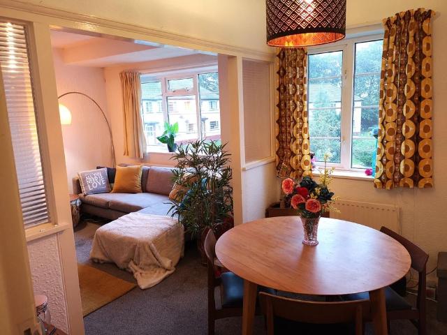 2 bedroom apartment to rent