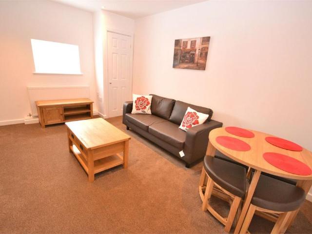 2 bedroom apartment to rent