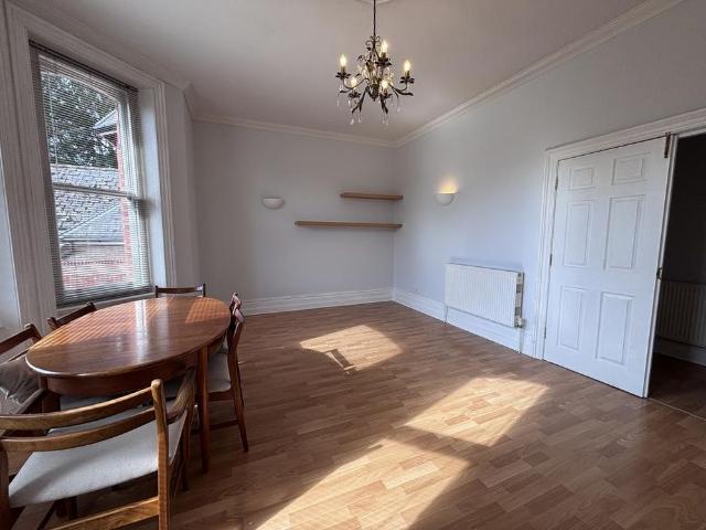2 bedroom apartment to rent