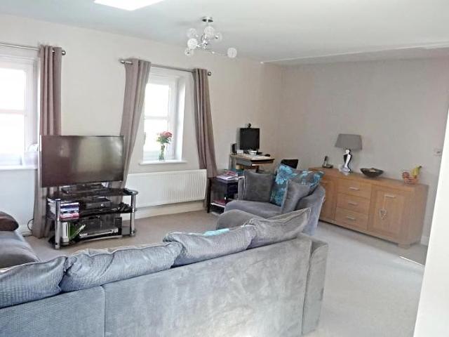 2 bedroom apartment to rent