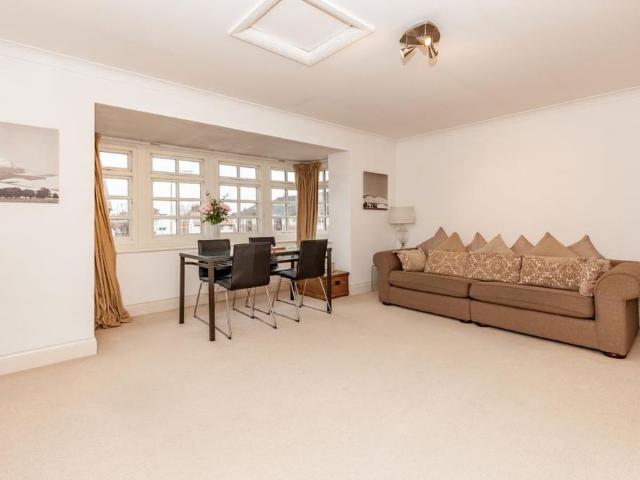 2 bedroom apartment to rent