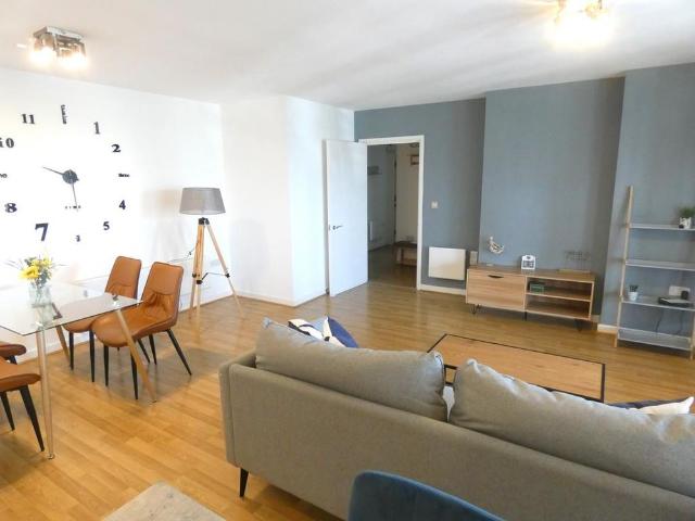 2 bedroom apartment to rent