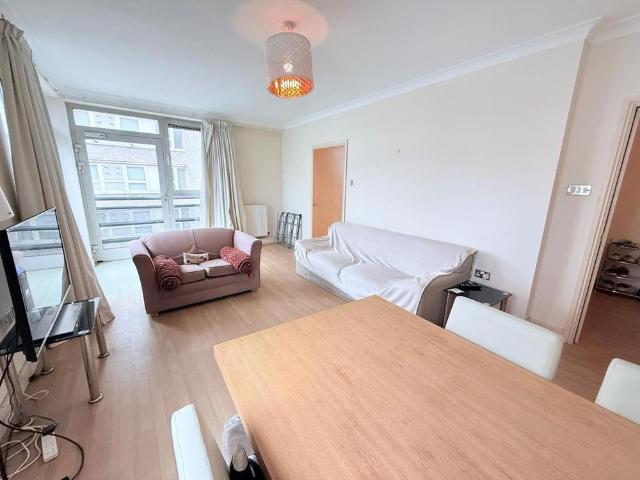 2 bedroom apartment to rent
