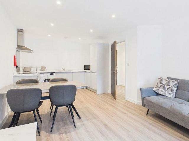 2 bedroom apartment to rent