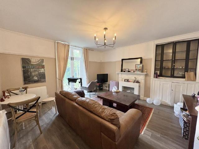 2 bedroom apartment to rent