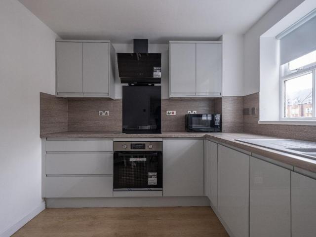 2 bedroom apartment to rent