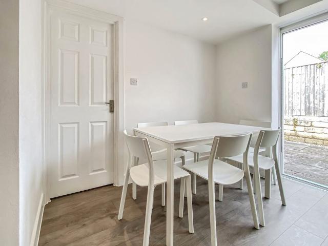 2 bedroom apartment to rent
