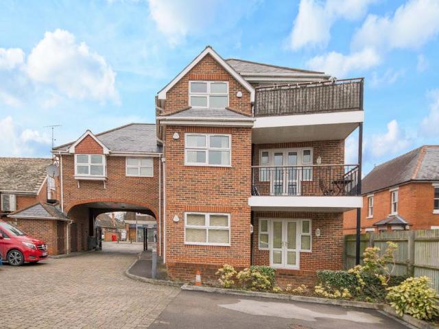 2 bedroom apartment to rent