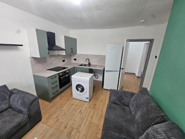 2 bedroom apartment to rent