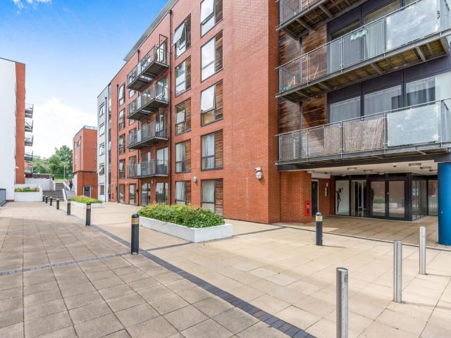 2 bedroom apartment to rent