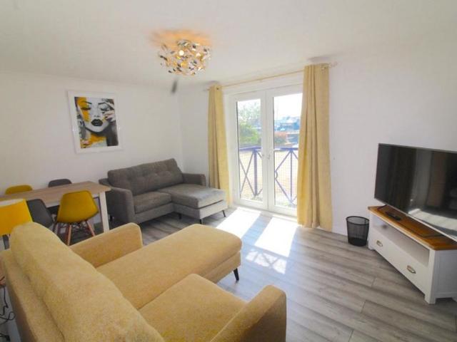 2 bedroom apartment to rent