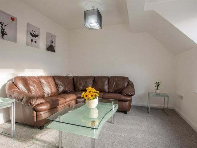 2 bedroom apartment to rent