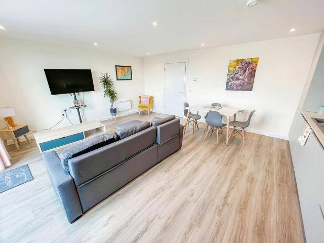 2 bedroom apartment to rent