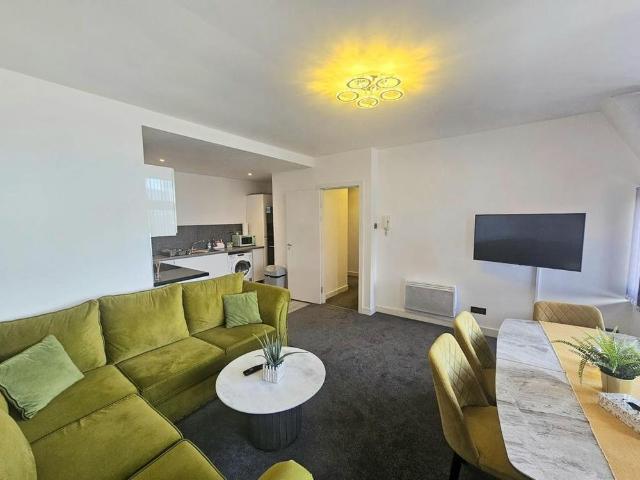 2 bedroom apartment to rent