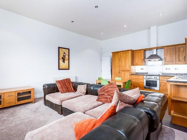 2 bedroom apartment to rent