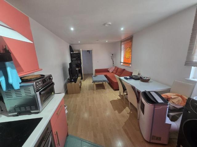2 bedroom apartment to rent