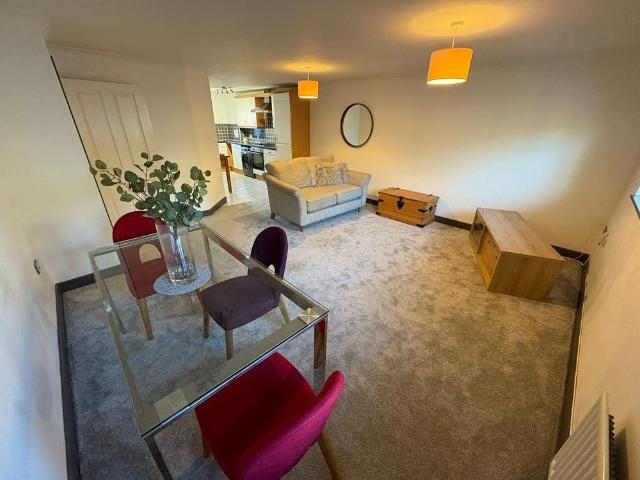 2 bedroom apartment to rent