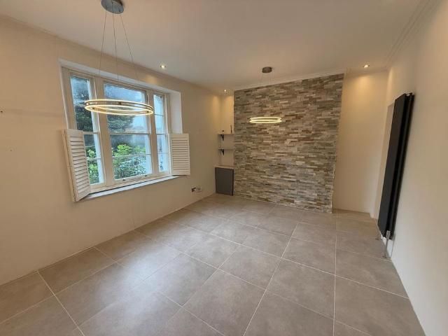 2 bedroom apartment to rent