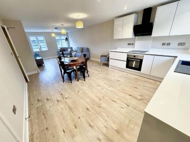 2 bedroom apartment to rent
