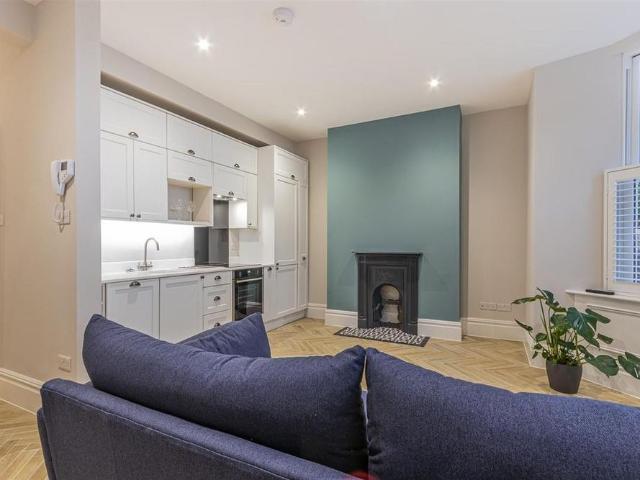 2 bedroom apartment to rent
