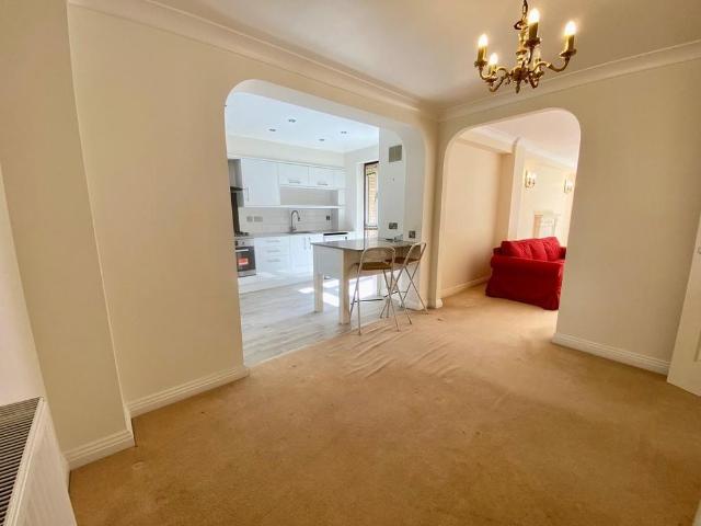 2 bedroom apartment to rent