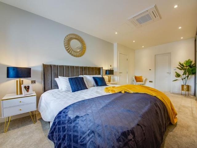 2 bedroom apartment to rent