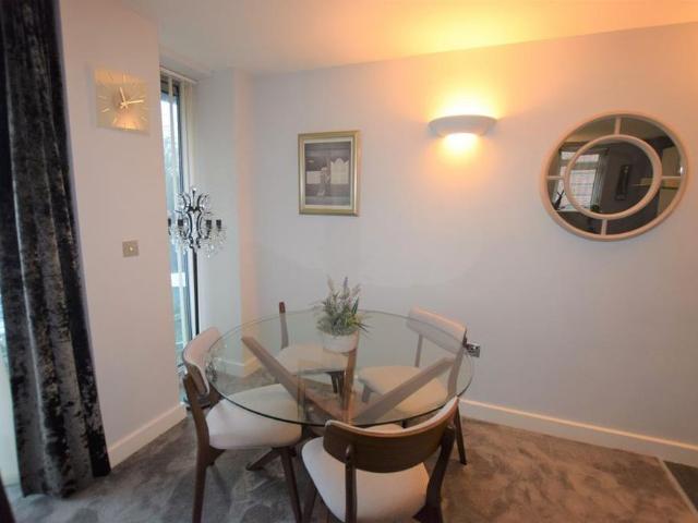 2 bedroom apartment to rent