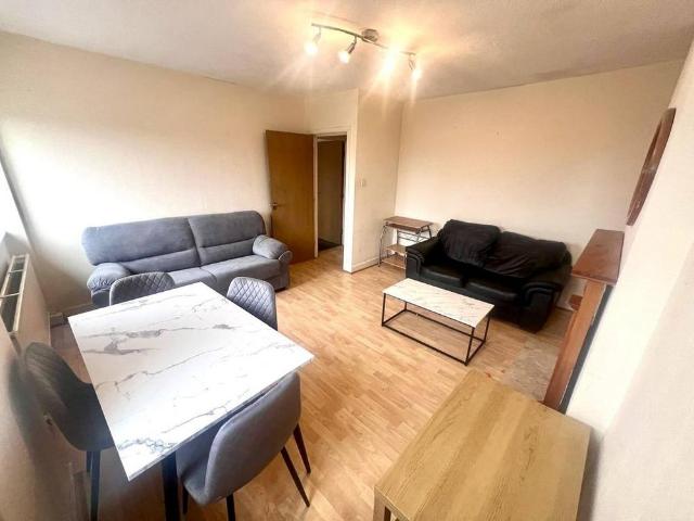 2 bedroom apartment to rent