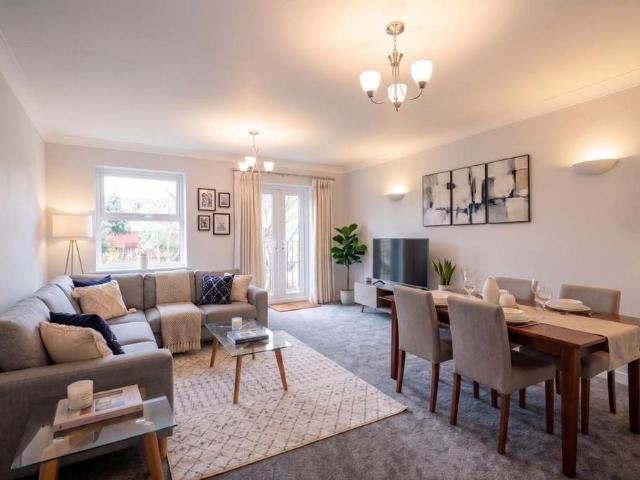 2 bedroom apartment to rent