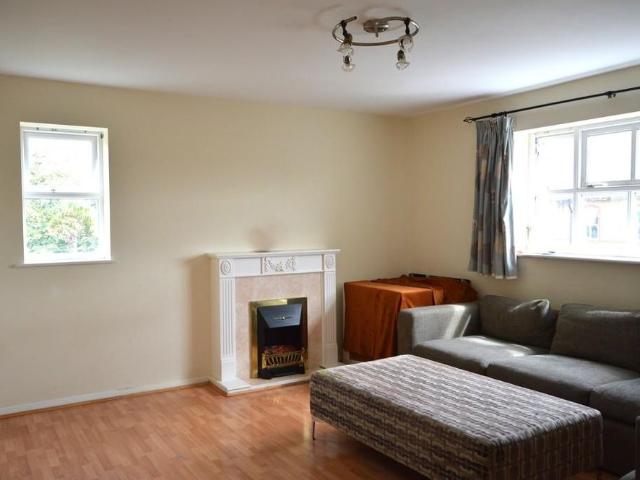 2 bedroom apartment to rent