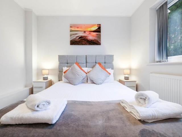 2 bedroom apartment to rent