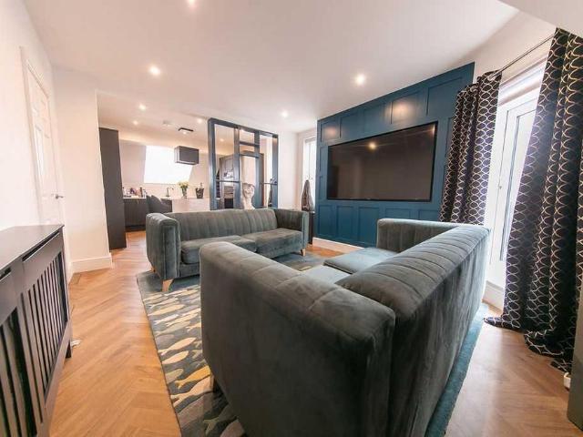 2 bedroom apartment to rent