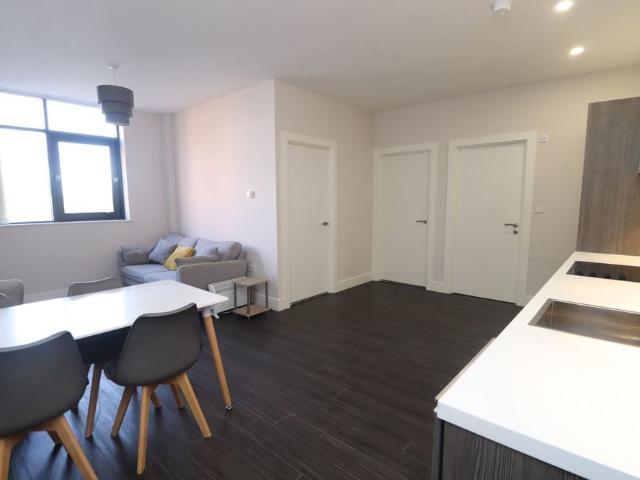 2 bedroom apartment to rent