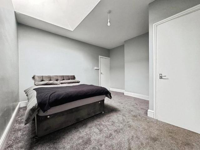 2 bedroom apartment to rent