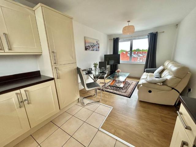 2 bedroom apartment to rent